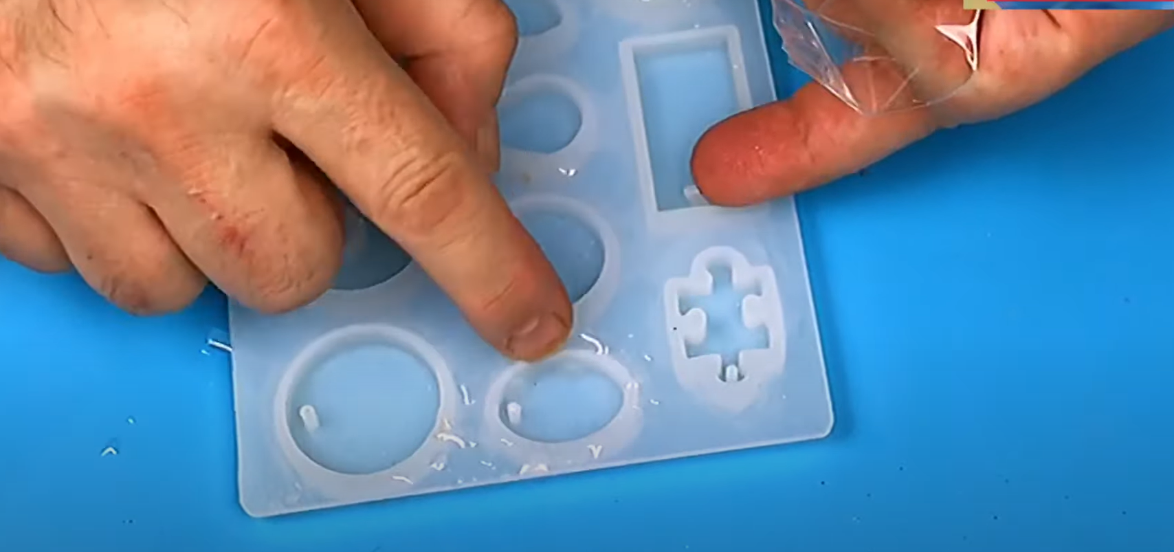 How to Clean Resin Molds? - CleanerProfy